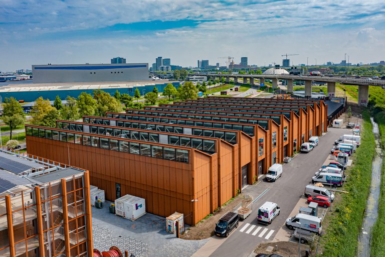 Alliander Westpoort - De Zwarte Hond