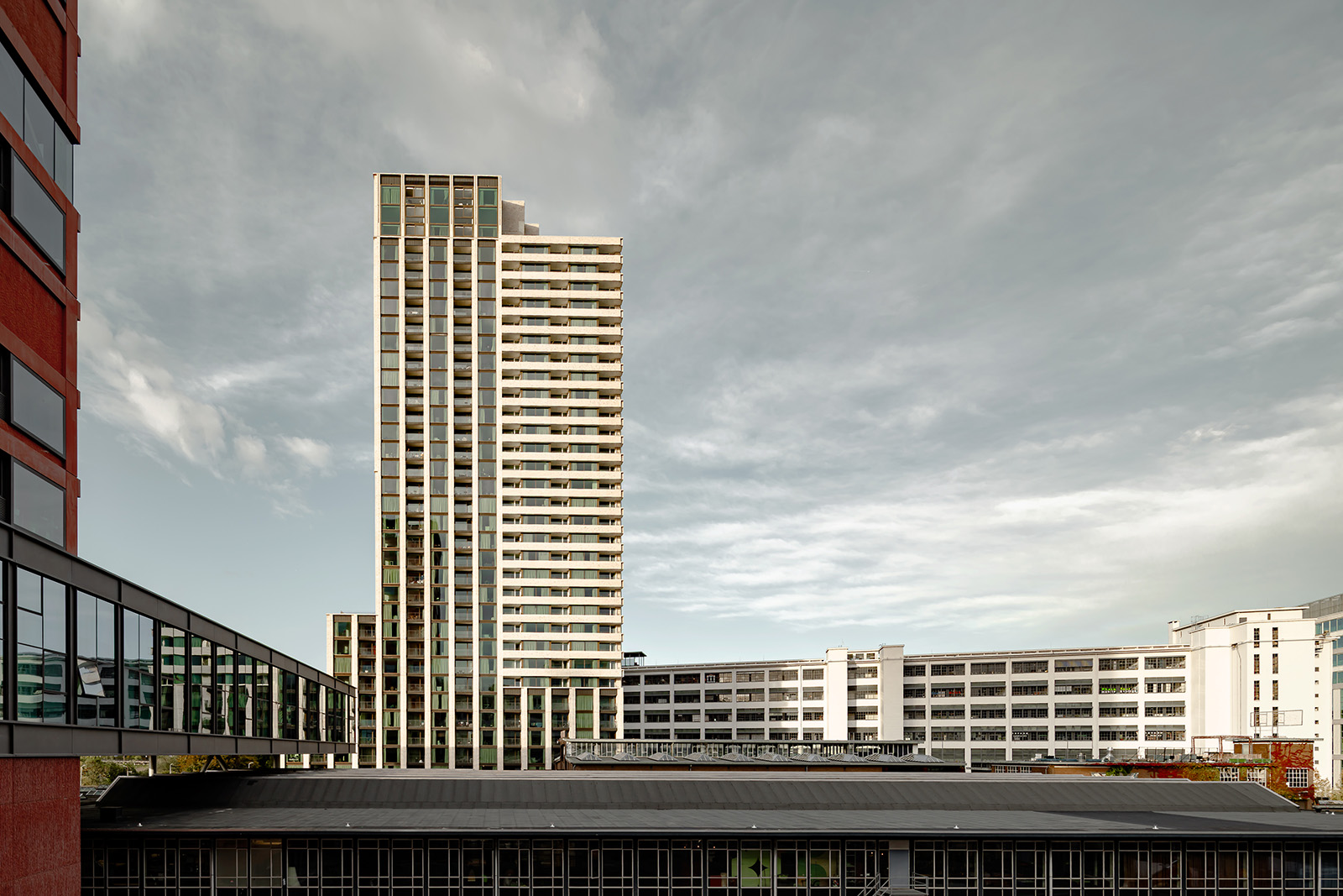 Lighthouse completed: Eindhoven's tallest tower - De Zwarte Hond